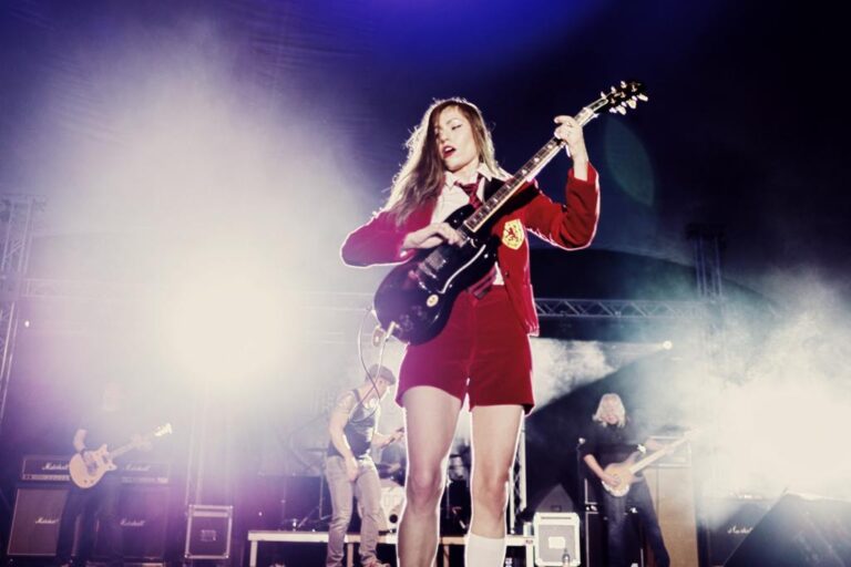 Sara-solo3 – The AC/DCs Tribute Band